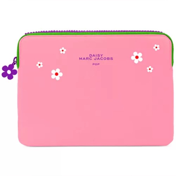 Marc Jacobs | Tablets & Accessories | Daisy By Marc Jacobs Pink Laptop ...